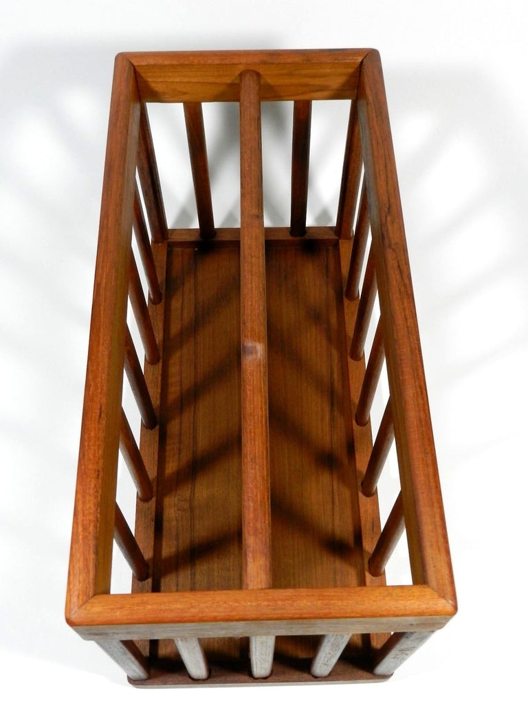 Vintage Teak Magazine Rack Mid Century Modern – Shop-Uniques-Unlimited